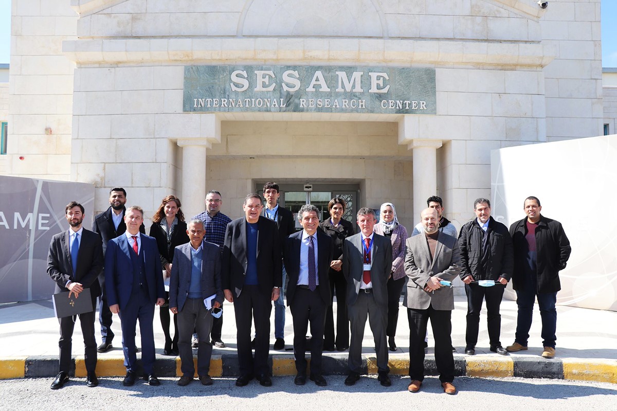 Italy’s Ambassador to Jordan inaugurates the new laboratory for ...